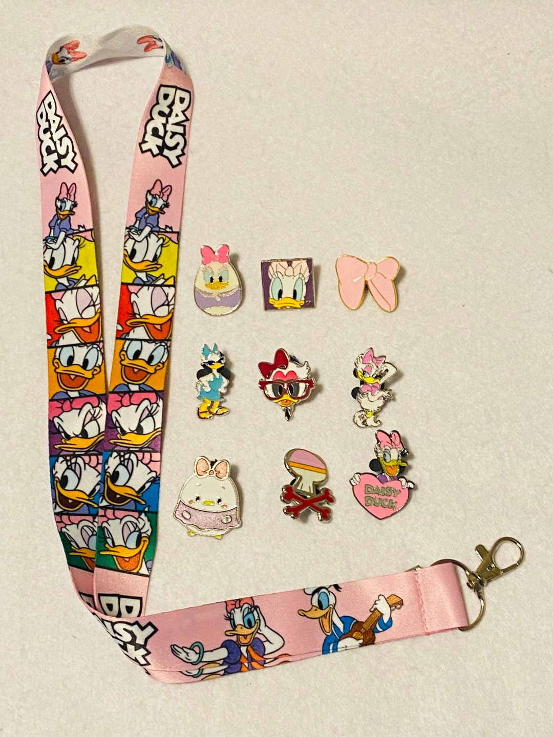 DAISY DUCK Disney Pins Lanyard Set Lanyard Starter Set Disney Trading ...