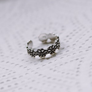 Daisy Toe Ring Sterling Silver Toe Ring Midi Ring Knuckle - Etsy