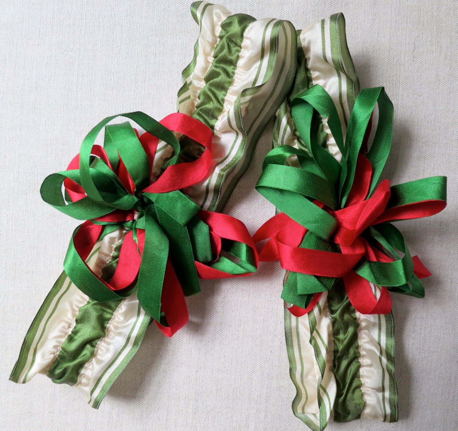 Vintage 1920s Red & Green Silk Ribbon HOLIDAY GARTERS /w/ Looped Ribbon ...