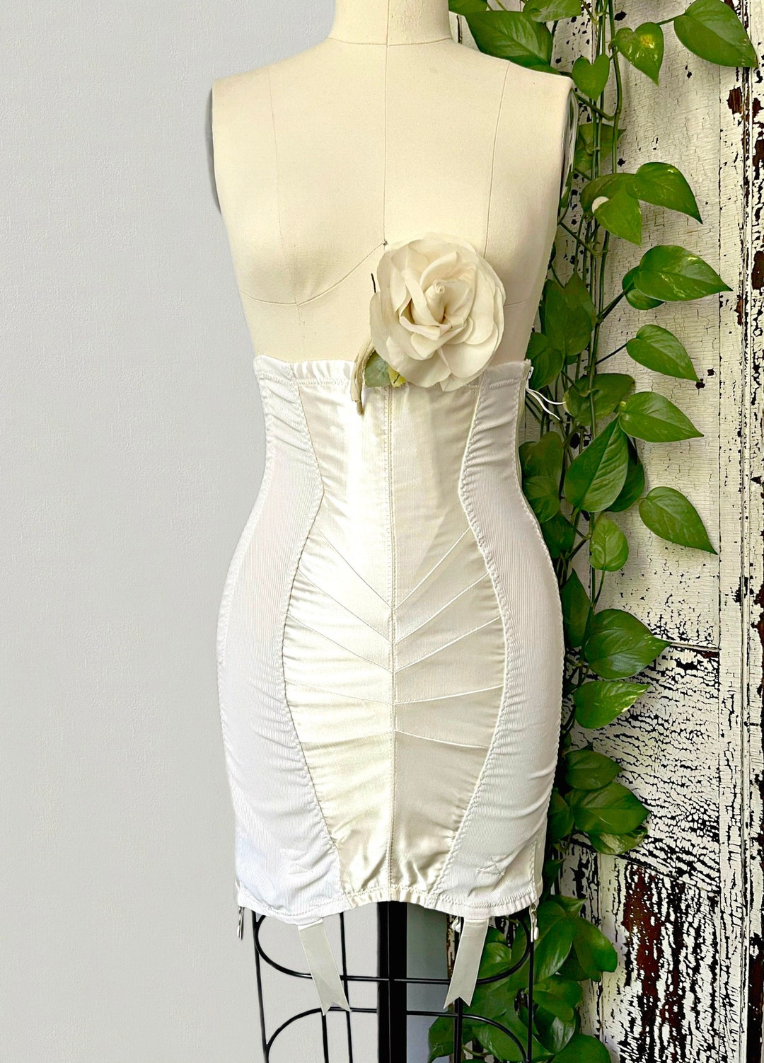 Vintage Lingerie 1950s Ivory Stretch/satin High Waisted Open Bottom ...