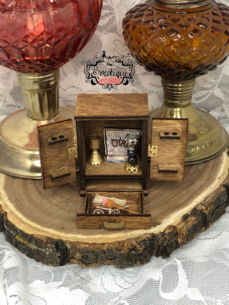 Handmade 2.5 Dybbuk Box Tiny Recreation of the Demonic - Etsy