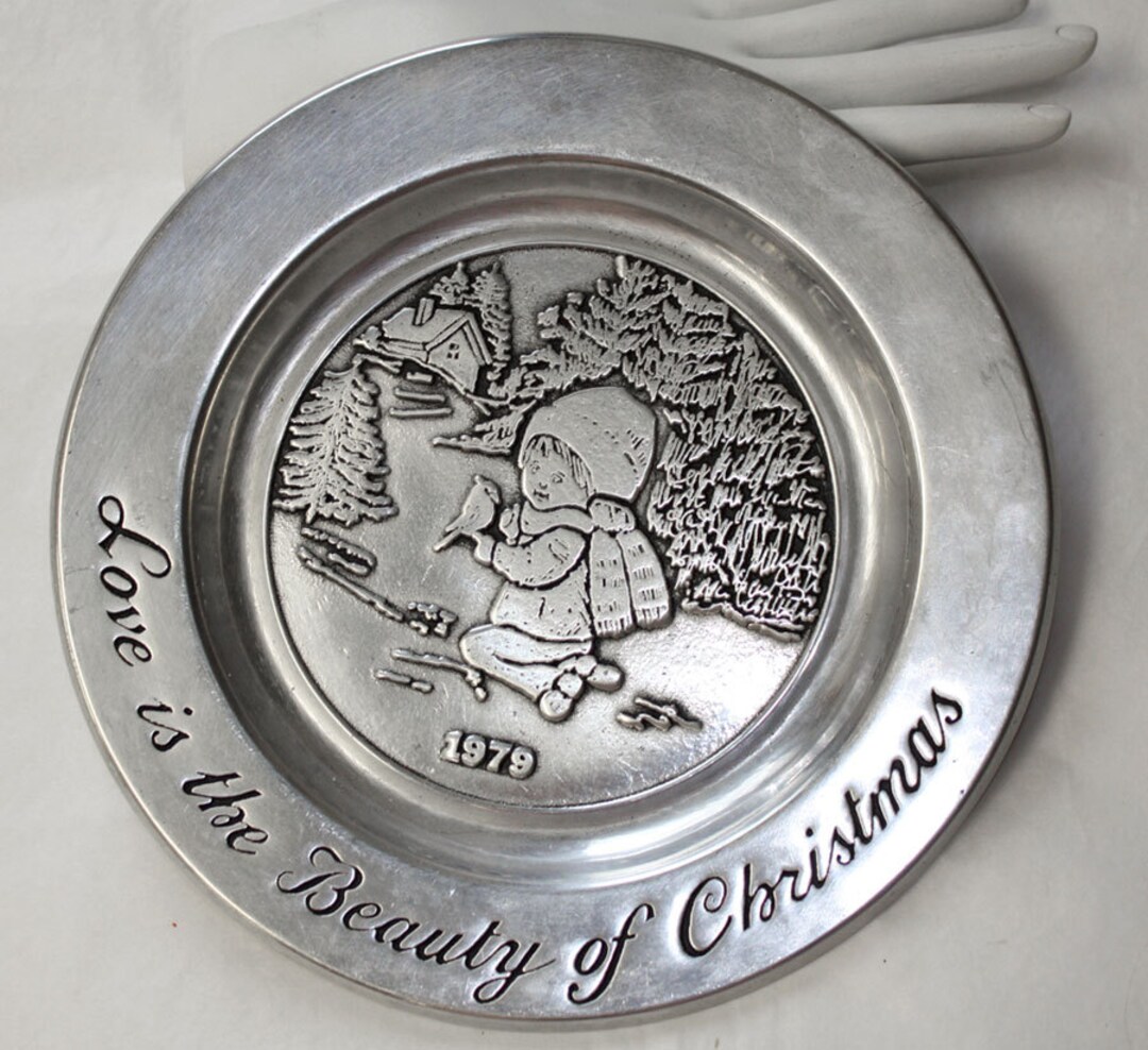 Love is Beauty of Christmas Wilton Plate 1979 Made in the USA - Etsy