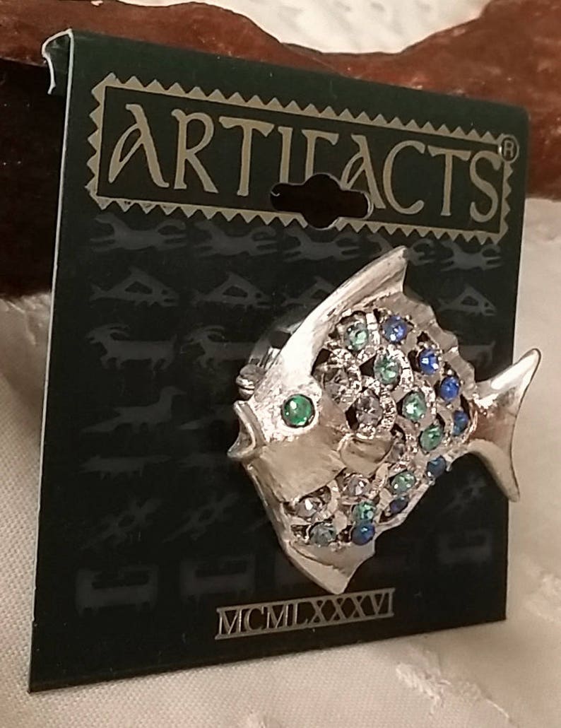 JJ Artifacts Silvertone Blue Rhinestone Puff Fish Pin Brooch NOS New on ...