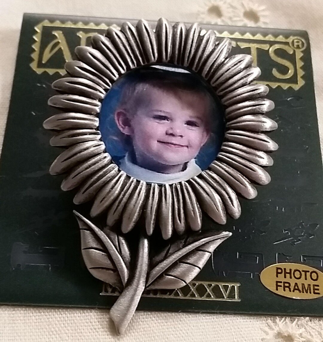 JJ Artifacts Pewter Sunflower Photo Frame Pin New on Card 1986 Jonette ...