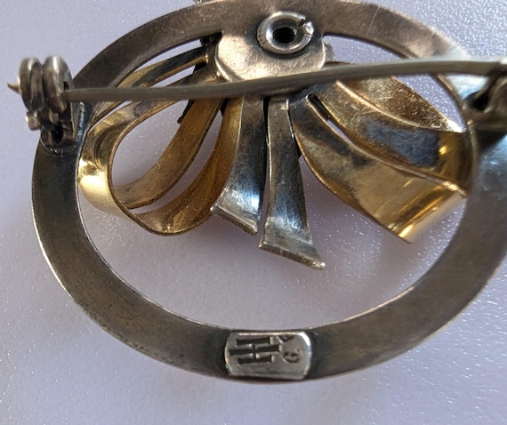 Harry Iskin 1930's Emerald Green Stone GF Circle Bow … - Gem