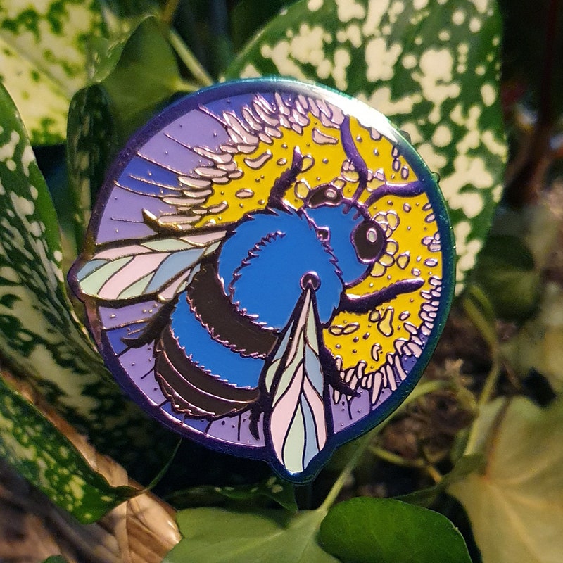 Bee Enamel Pin - Etsy