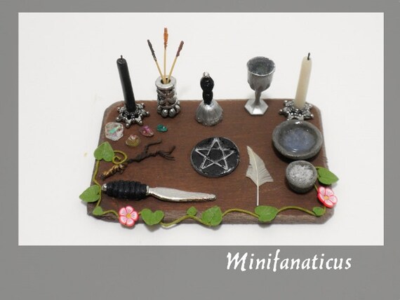 Miniature Witch / Wizard / Fantasy curated by Dollhouse Miniatures Team ...