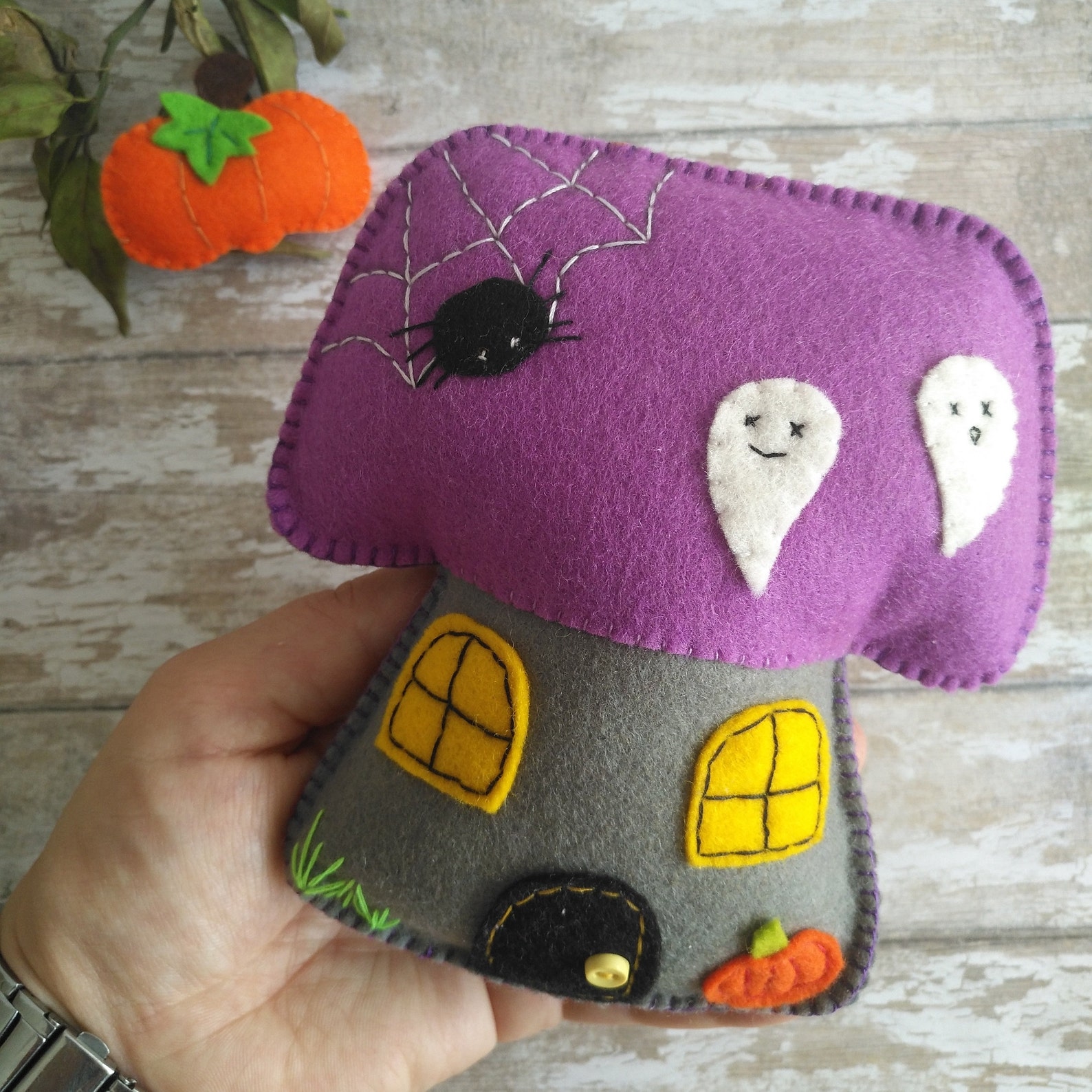 Felt Halloween pattern Halloween ornament Felt Haunted | Etsy