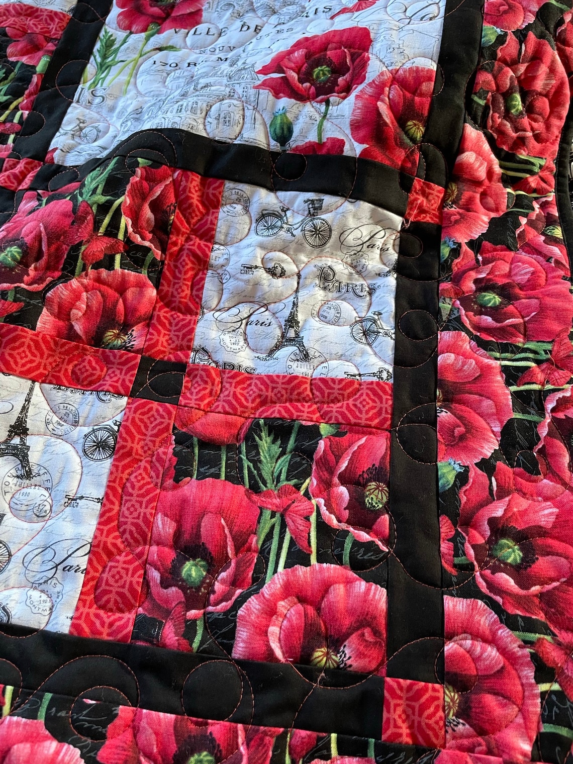 Poppy Paris Lap Quilt in Black White and Red Soft Cotton - Etsy