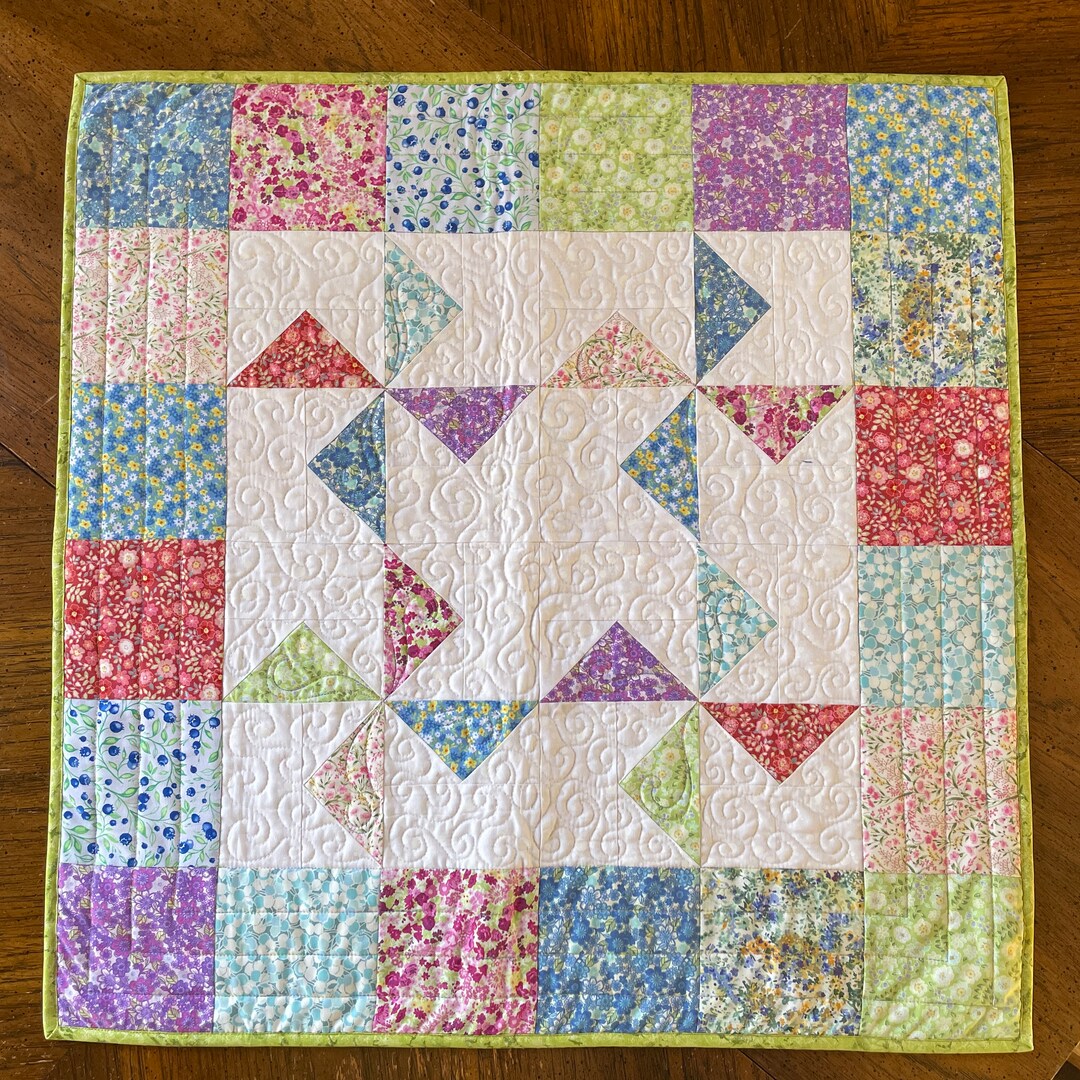 Pinwheel Spring Floral Wallhanging or Table Topper 27 X 27 Inches ...