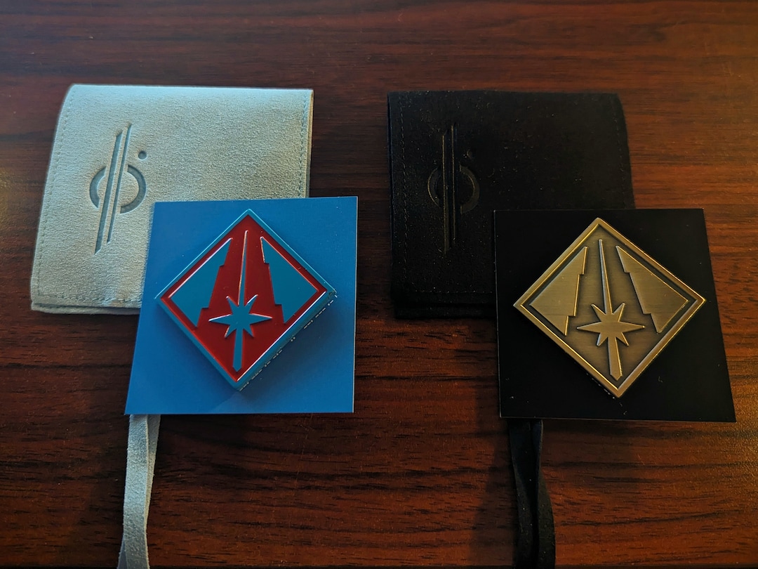 Saja Emblem Pin — Variants - Etsy