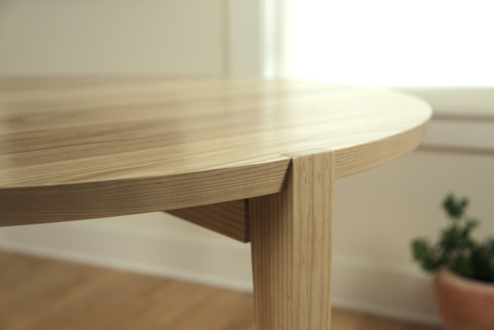 Oslo Round Table - Etsy