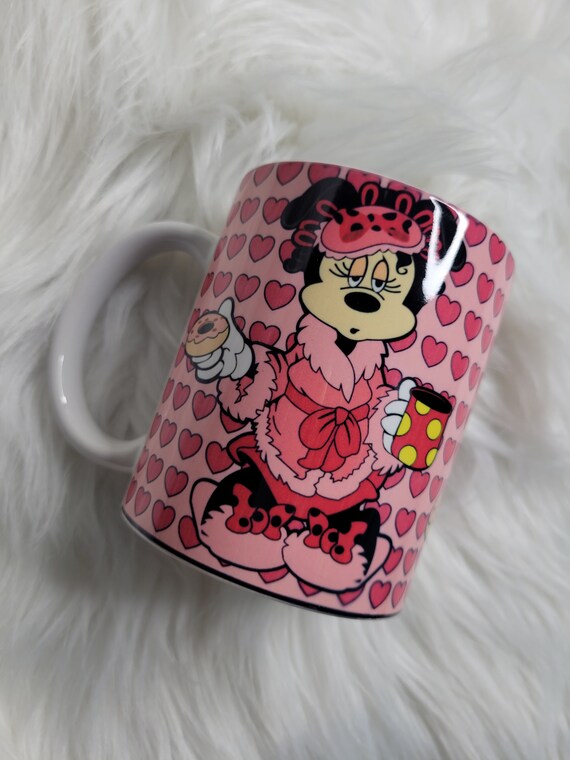 Minnie Mouse Waking Up