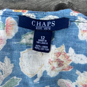 Vintage Chaps Floral Blue, Red, White Button Short Sleeve Flowy Ruffle ...