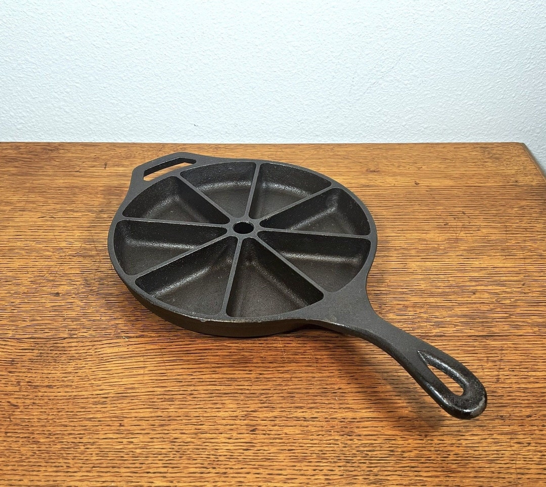 Corn Bread Pan Lodge 8 CB Cast Iron Corn Bread Pan Classic Corn Bread ...