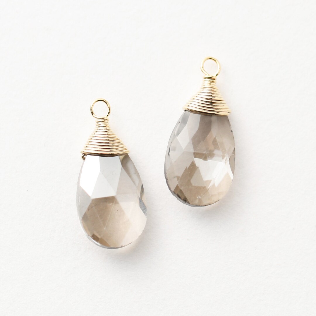 1044521 / Grey / 16k Gold Plated Wire Looped Pendant 10mm X 18mm / 1g ...