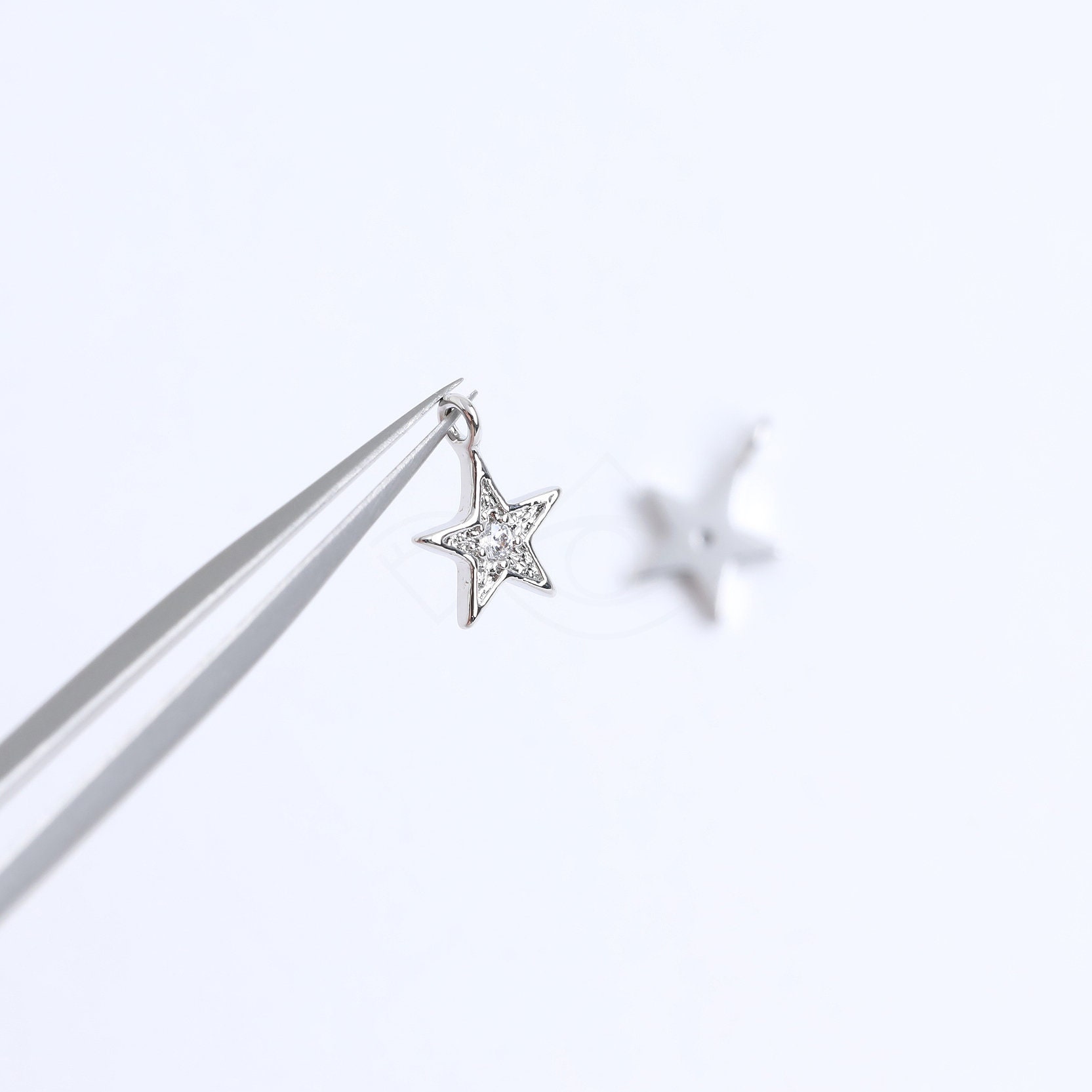 3702021 / Small Cubic Star / 16k Gold Plated Brass With CZ Pendant 7mm ...