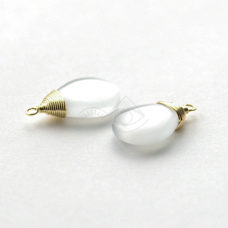 1048012 / Cat Eye / Clear / Rhodium Plated Wire Loop Pendant - Etsy