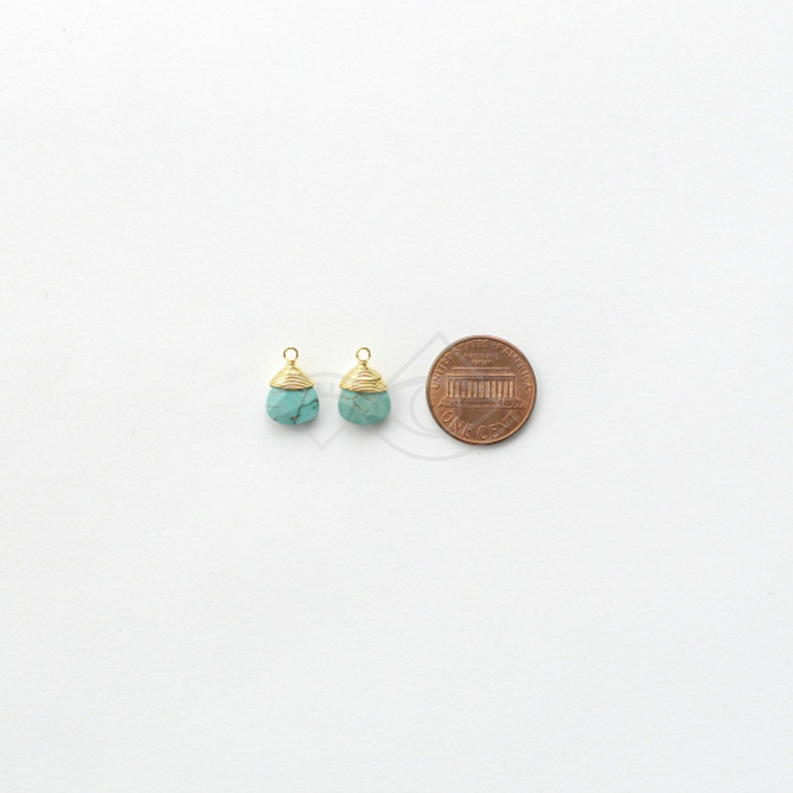 1054011 / Turquoise / 16k Gold Plated Wire Loop Pendant 9mm X - Etsy