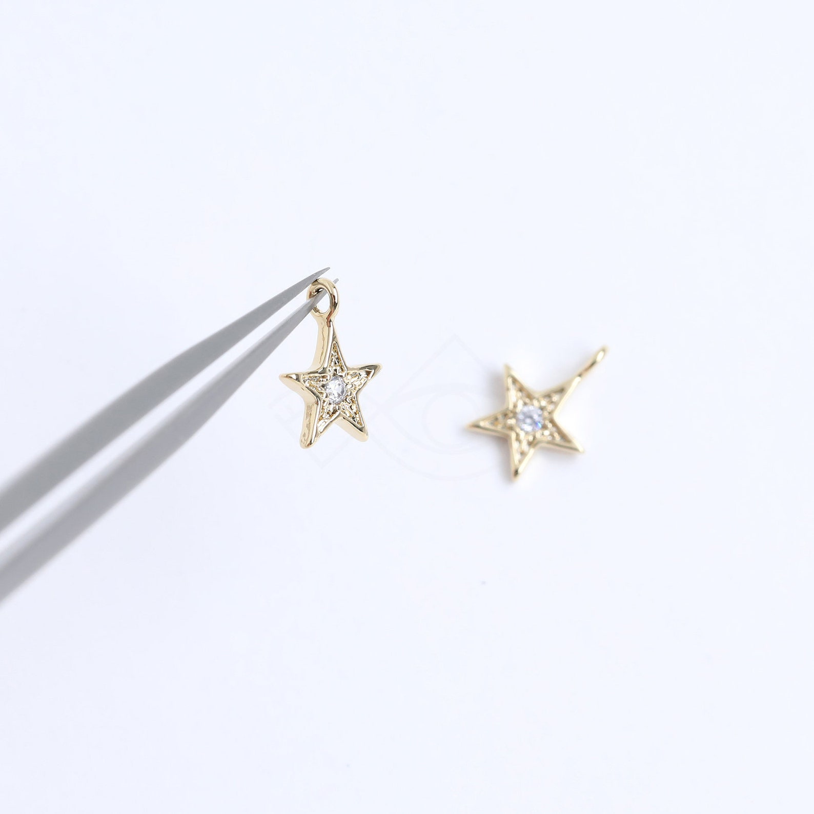 3702021 / Small Cubic Star / 16k Gold Plated Brass With CZ Pendant 7mm ...