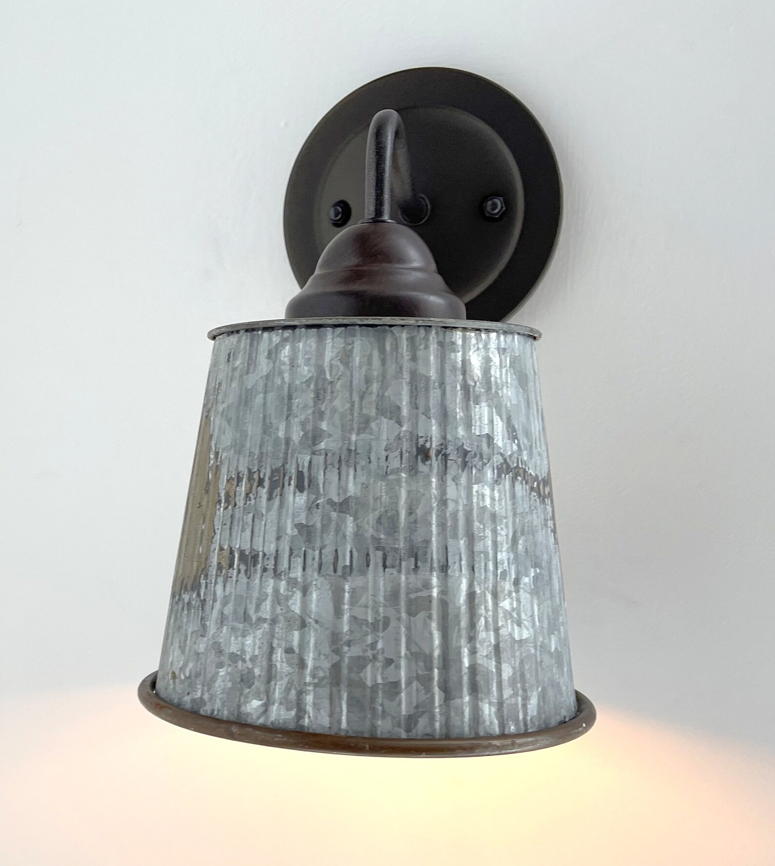 Rustic Barn Metal Farmhouse Wall Light Fixture Bathroom Sconce Cabin ...