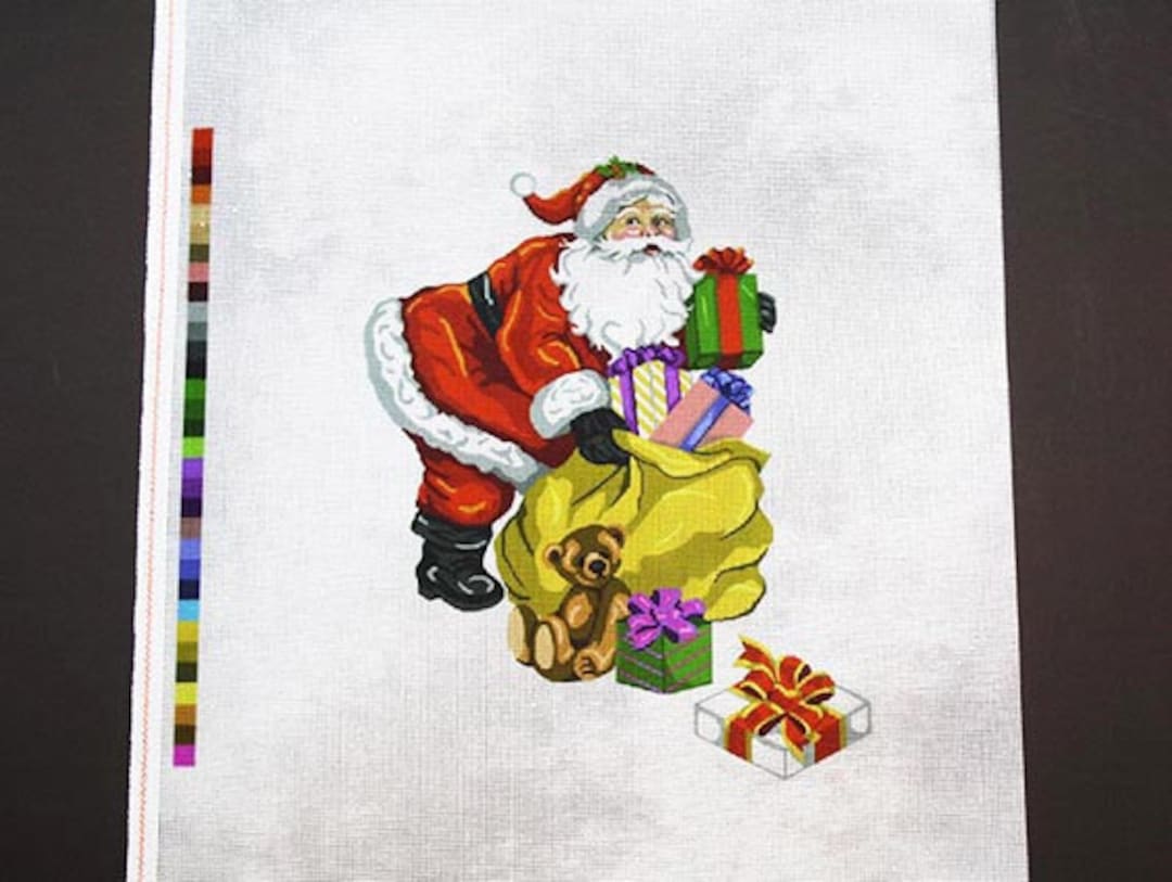 Santa Needlepoint, Xmas Needlepoint Designs, Needlework Santa Canvases ...