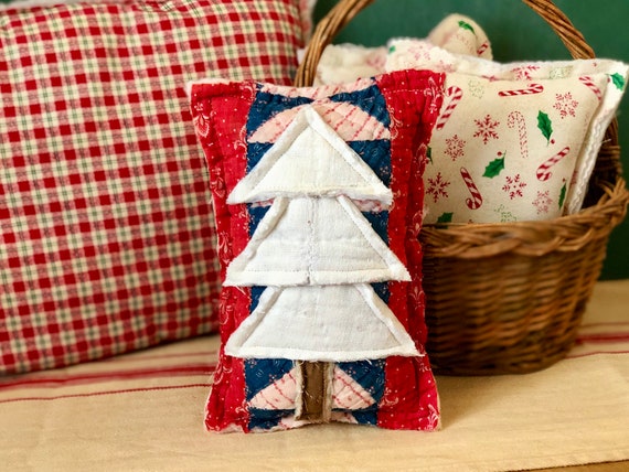 Mini Christmas Tree QUILT PILLOW Vintage Christmas Decor - Etsy