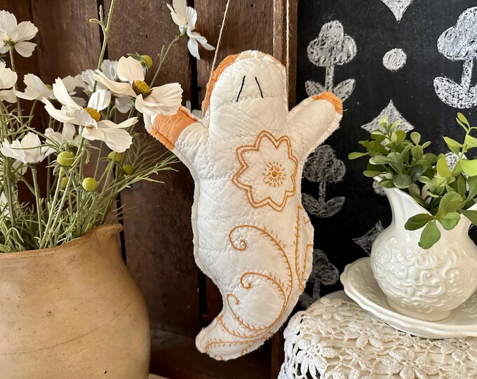 Ghostie Peg Hanger | Ghost Quilt Pillow | Door Knob Hanger | Halloween ...
