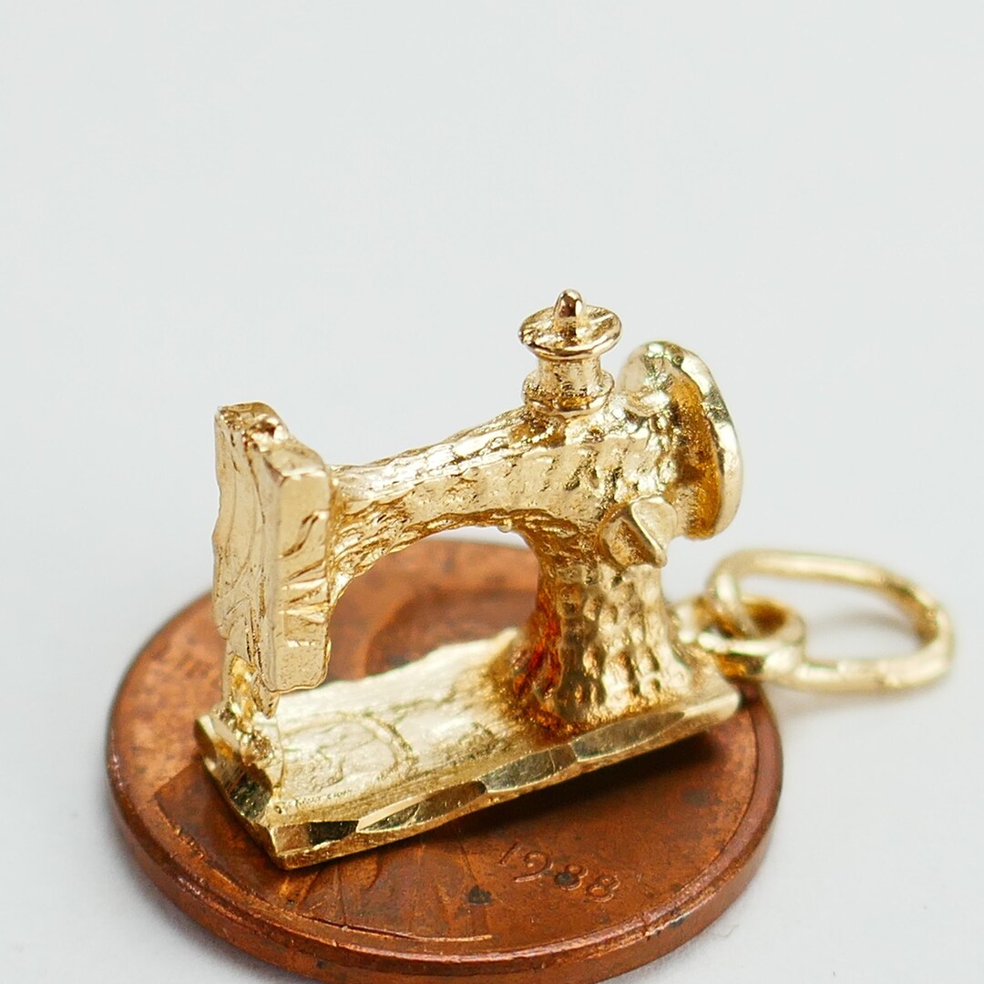 Vintage 10k 3D Yellow Gold Etched Sewing Machine Charm Pendant Small ...