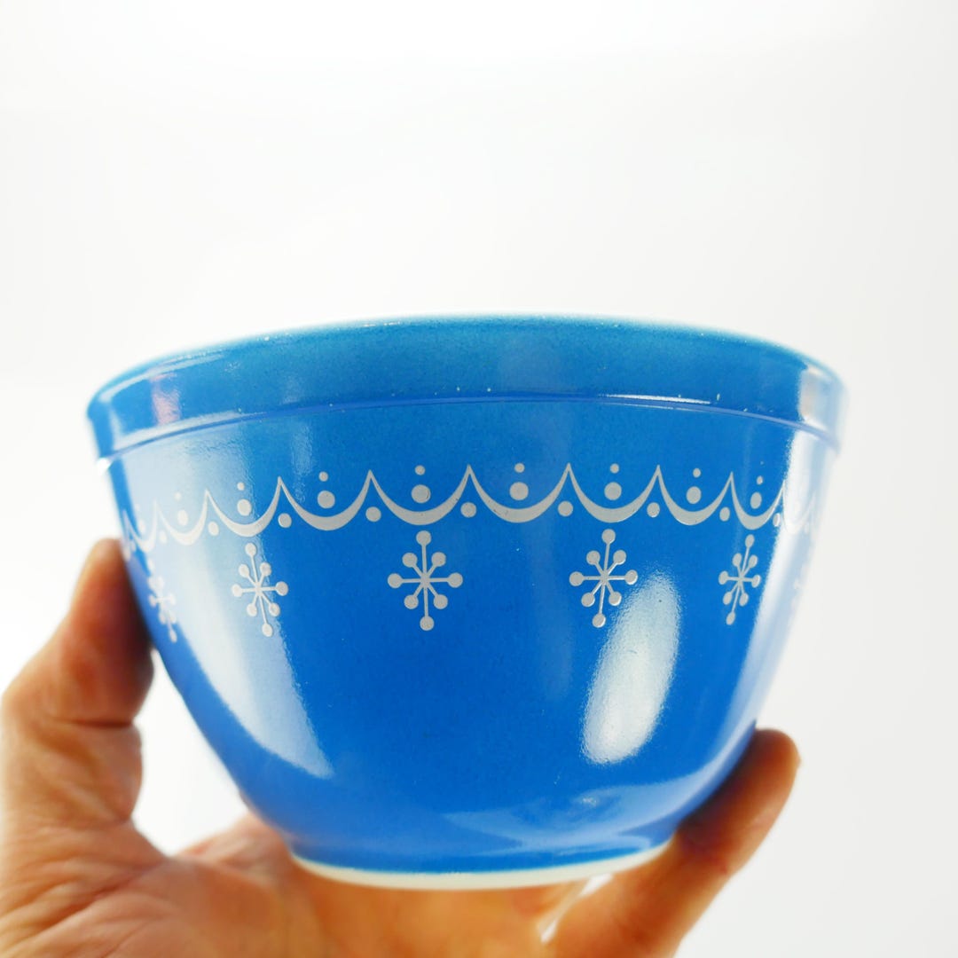 Vintage Blue Pyrex Bowl Retro Snowflake Garland 1 1/2 - Etsy