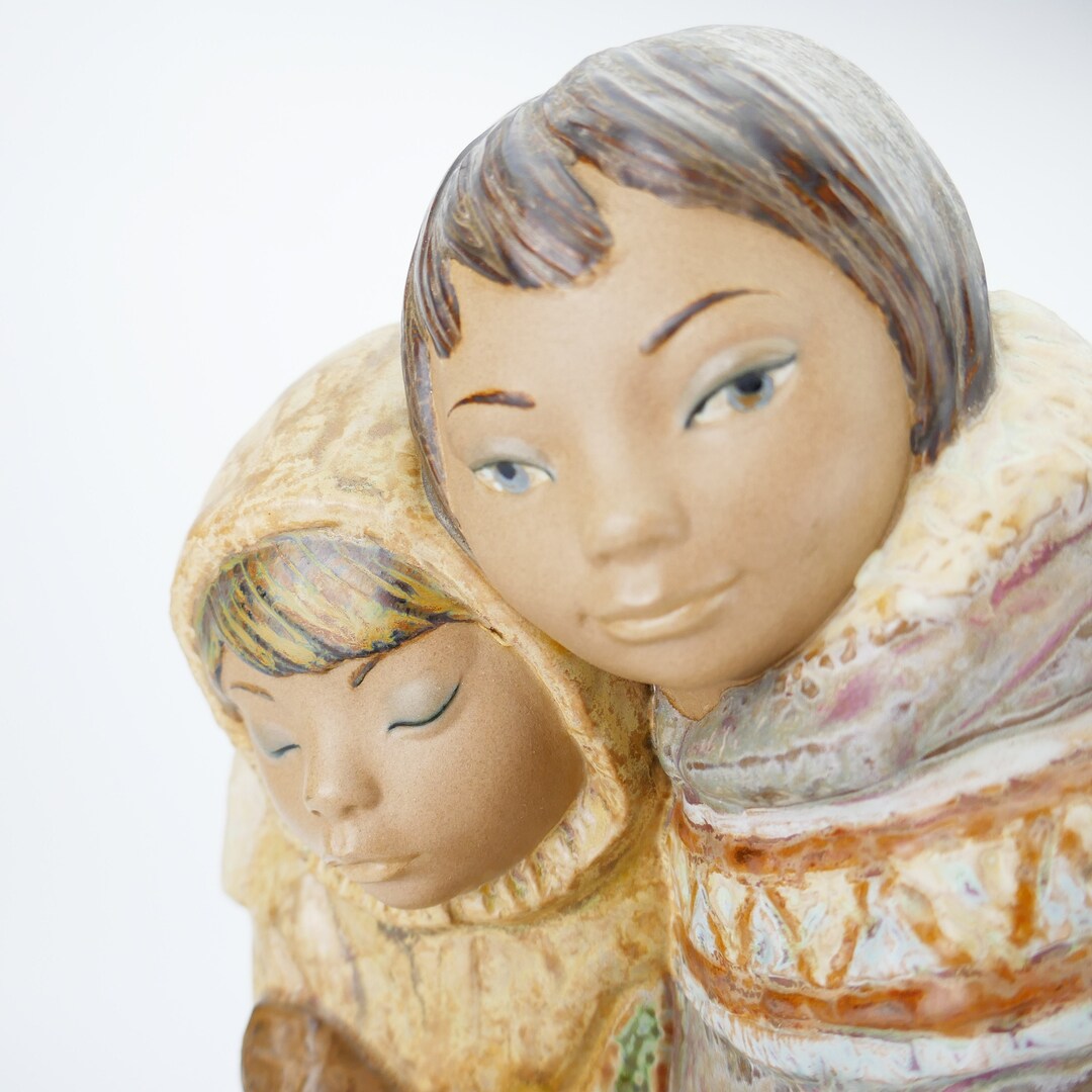 Mint Vintage Lladro Eskimo Boy and Girl Gres Ninos Del Artico Figurine ...