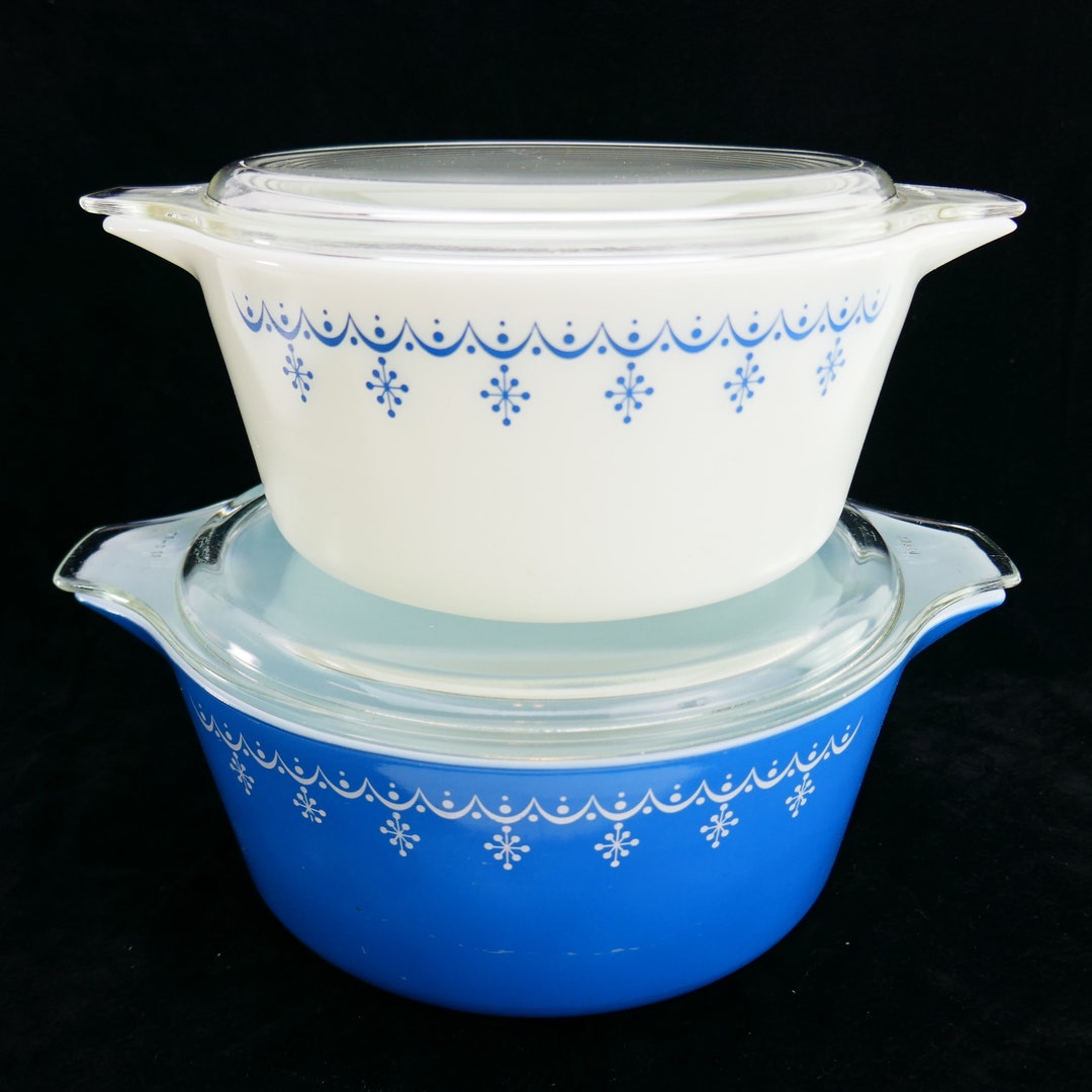 Vintage Blue White Pyrex Casserole Retro Snowflake Garland Set of 2 475 ...