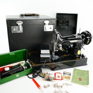 4# Vintage Singer 221 Featherweight - Sewing Machine in Case - Newly ...