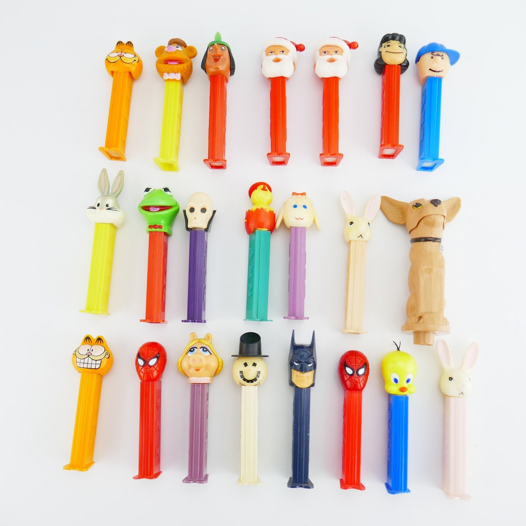 Vintage Lot of 22 Pez Dispensers - Nice Mix - Disney, Peanuts, Holidays ...