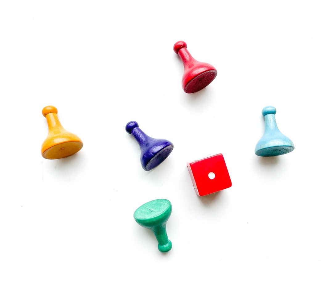 Vintage Clue Game Wooden Tokens Set of 5 and Red Die 1972 Complete Set ...