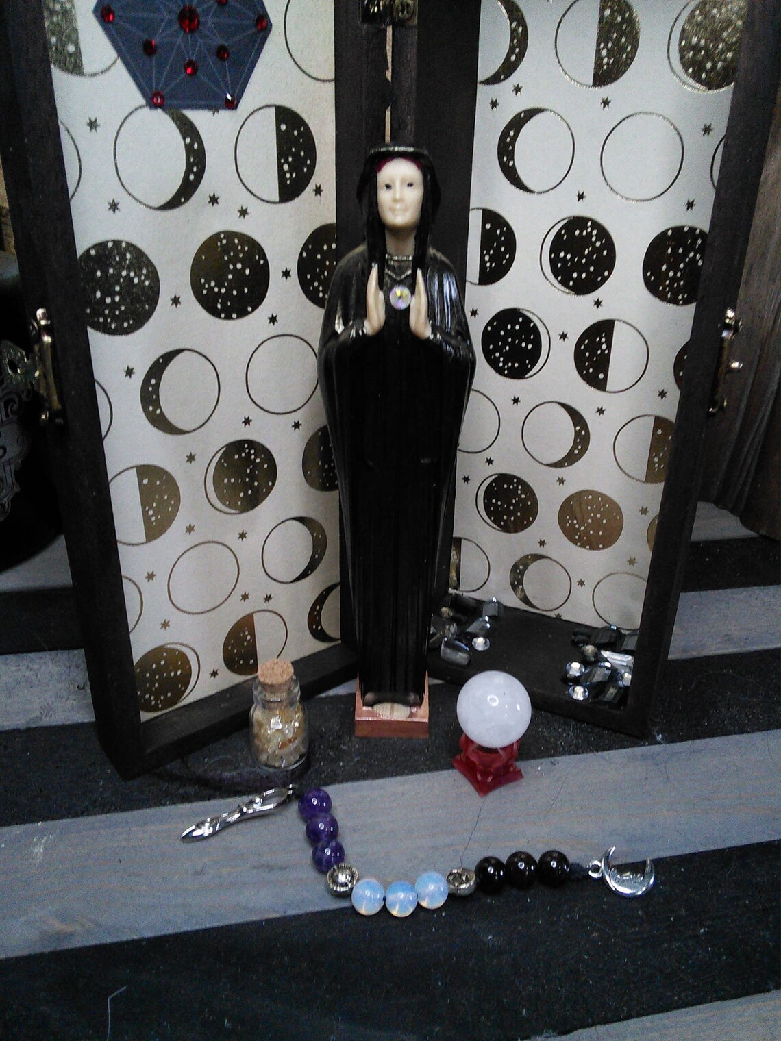 Mini Shrine Travel Shrine Honoring Hecate Dark Goddess Pagan Wicca #004 ...