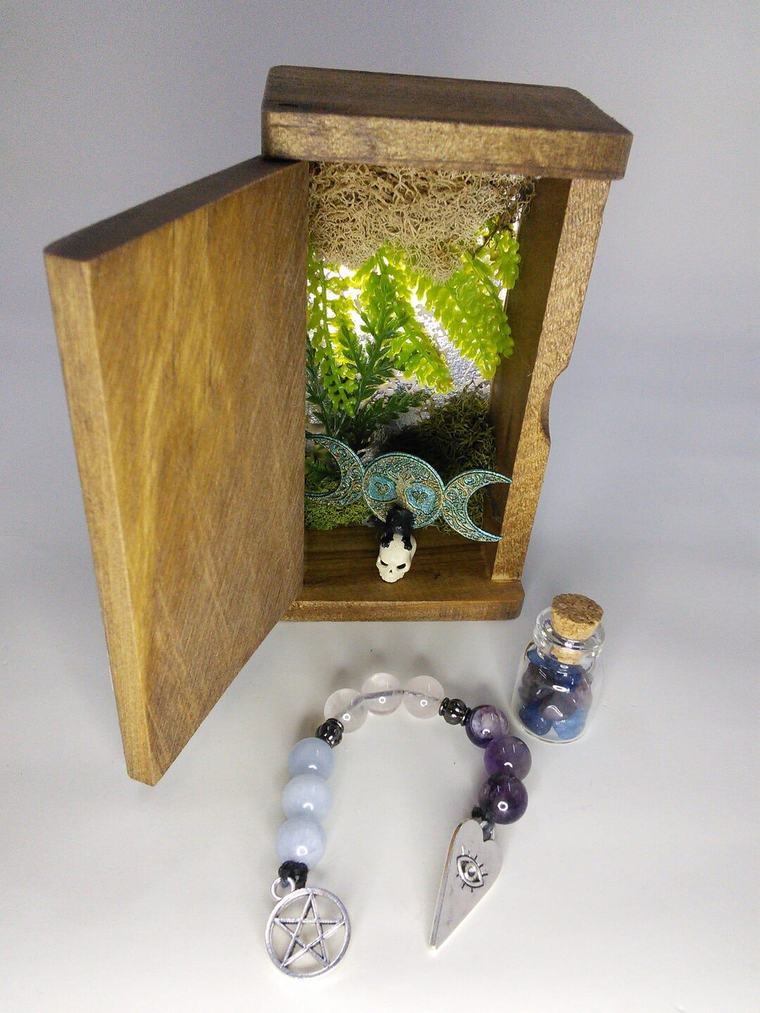 Pocket Travel Shrine for Hecate Dark Goddess Pagan Wicca - Etsy