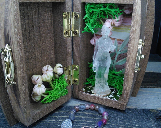 Pocket Travel Shrine for the Goddess of Love Pagan Wicca - Etsy