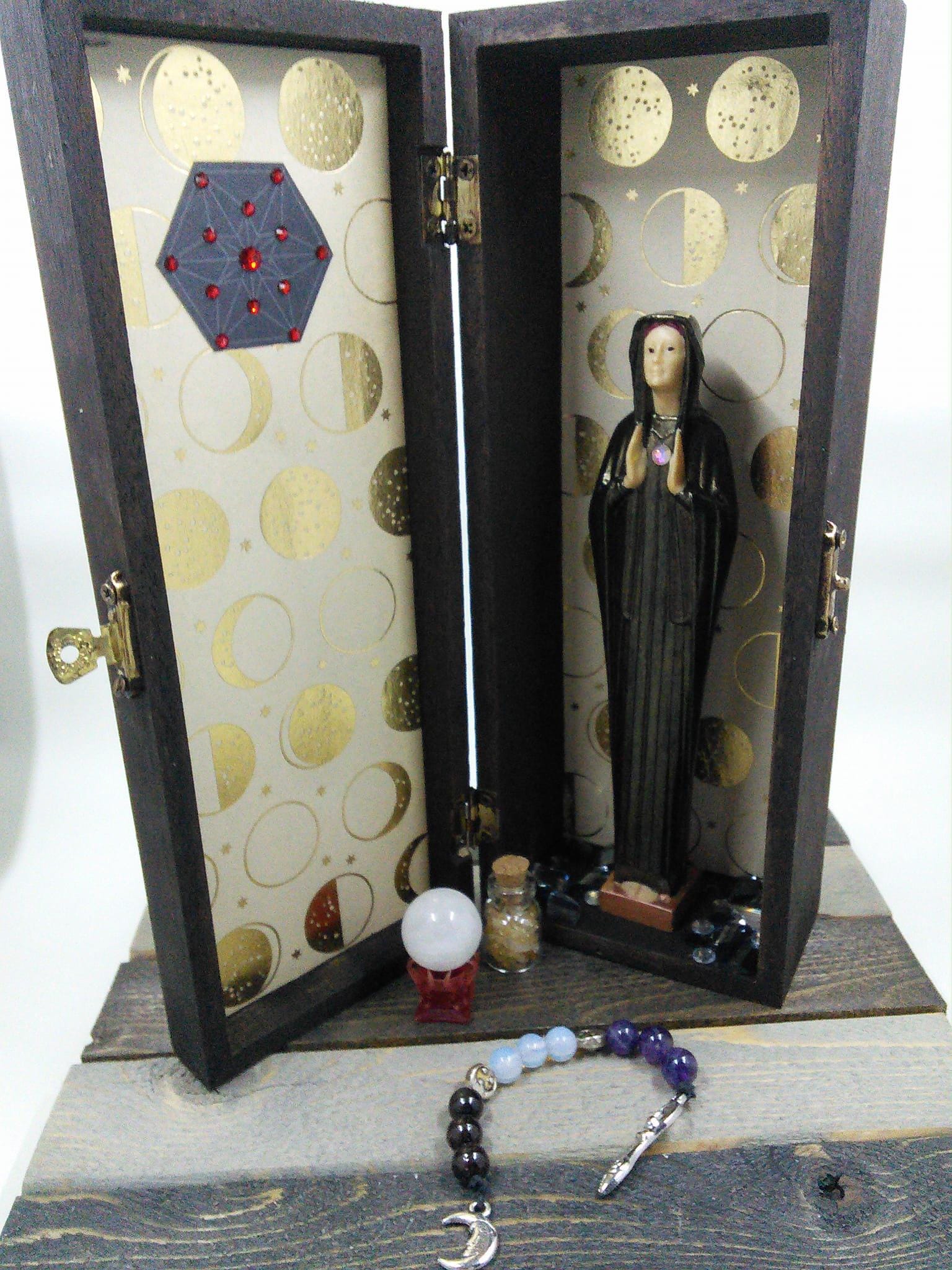 Mini Shrine Travel Shrine Honoring Hecate Dark Goddess Pagan Wicca #004 ...