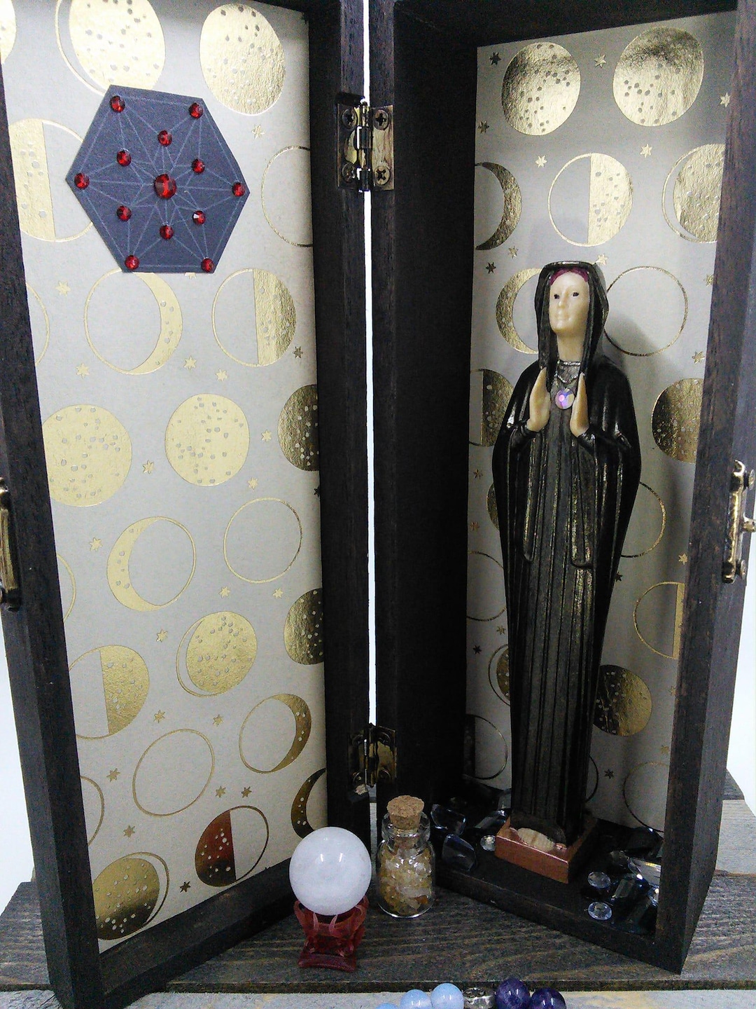 Mini Shrine Travel Shrine Honoring Hecate Dark Goddess Pagan Wicca #004 ...