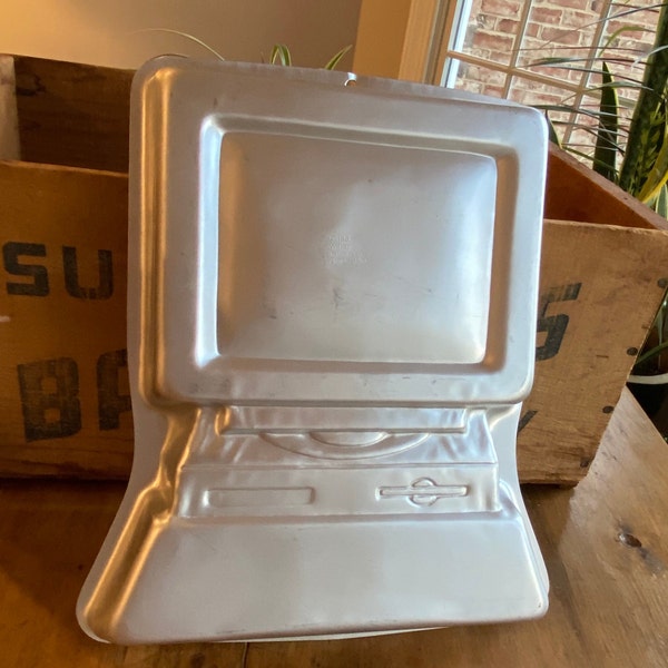 Retired Wilton Pan - Etsy