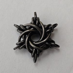 Tutorial for Starry Night Chain Maille Pendants by Brilliant Twisted ...