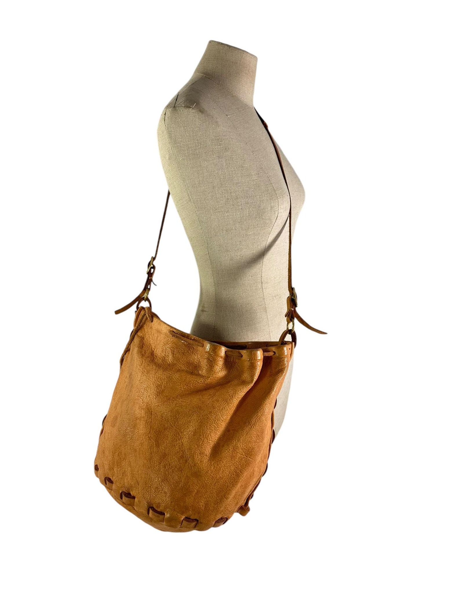 Vintage ALLHAN Jennifer Stilwell Tan Leather Drawstring Bucket Shoulder ...