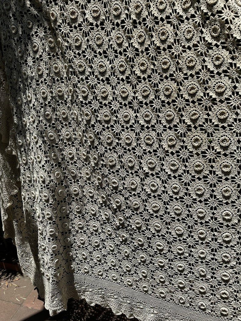 Vintage KEECO Floral Hand Crochet Coverlet Cotton Style 445 With Pillow ...