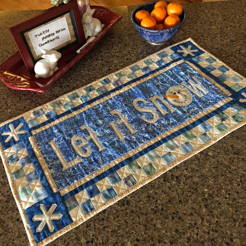 Snowman Wall Hanging Table Runner in Blue and White - Etsy