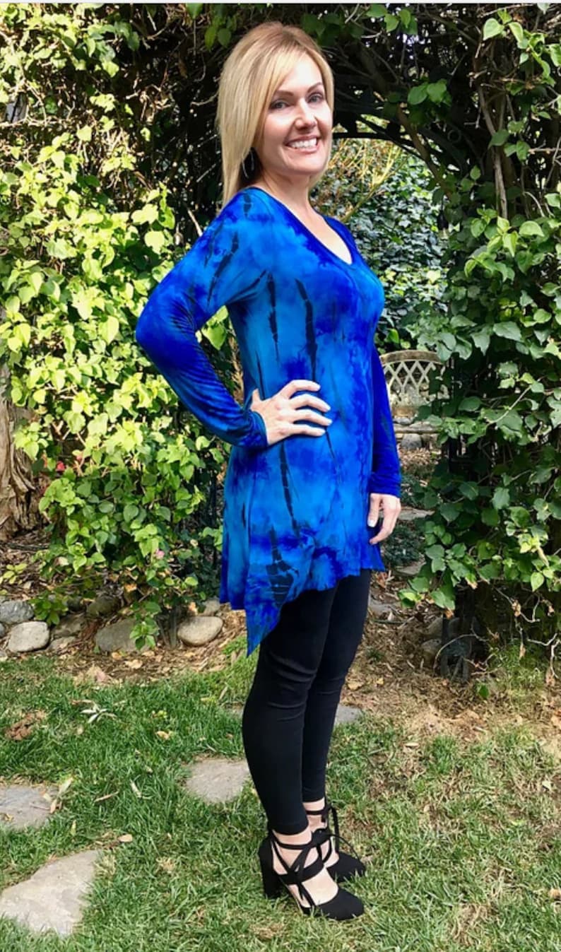 Plus Size Woman, Tunic Top, Tunics, Plus Size Tops, Plus Sizes, Split ...