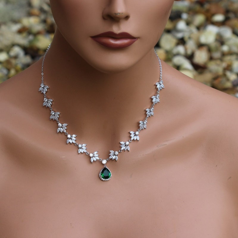 Green Necklace - Etsy