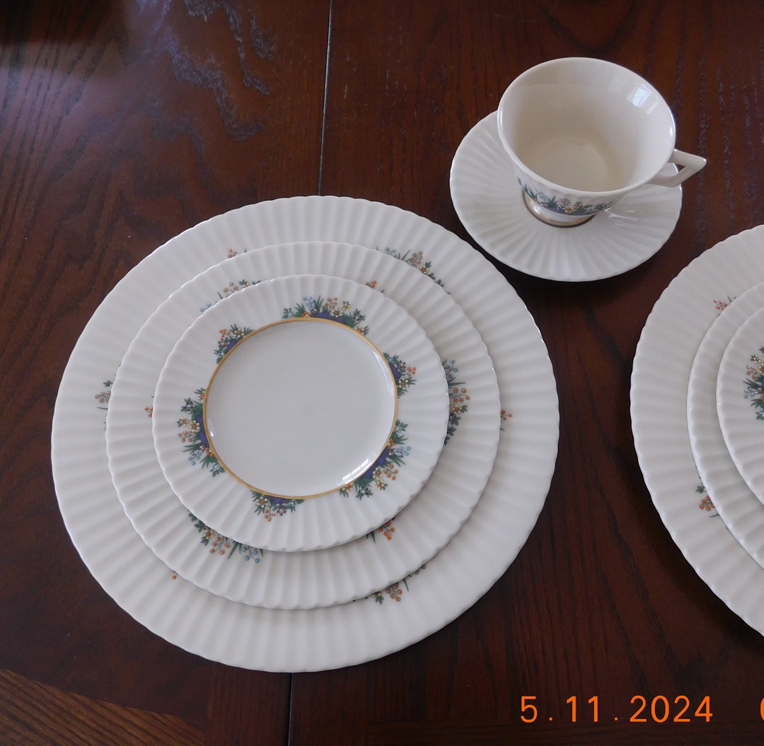 Two Lenox China Rutledge 5 Piece Place Settings - Etsy