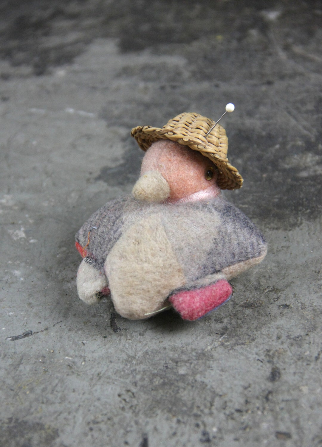 Novelty Pincushion, Quilted Wool Duck in Straw Hat, Vintage - Etsy