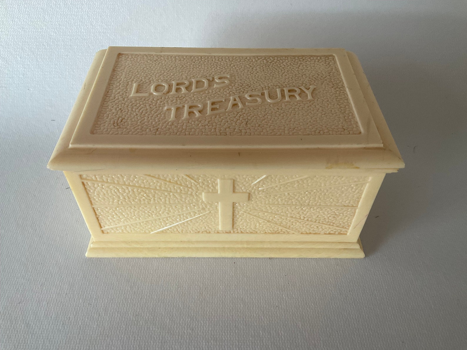Vintage Lord's Treasury Box Ivory Color Plastic or Celluloid Hinged ...
